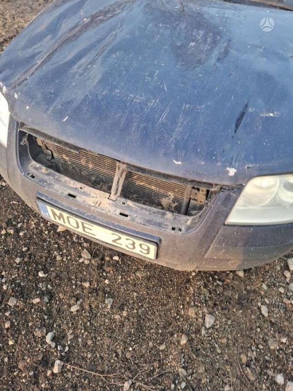 Zils Volkswagen Passat 2002 Viļņa, ar dzinēja tilpumu 1.90 L un nobraukumu 350 tūkst. km par 400 €, foto 4 vietnē AUTOMOTO.COM.LV