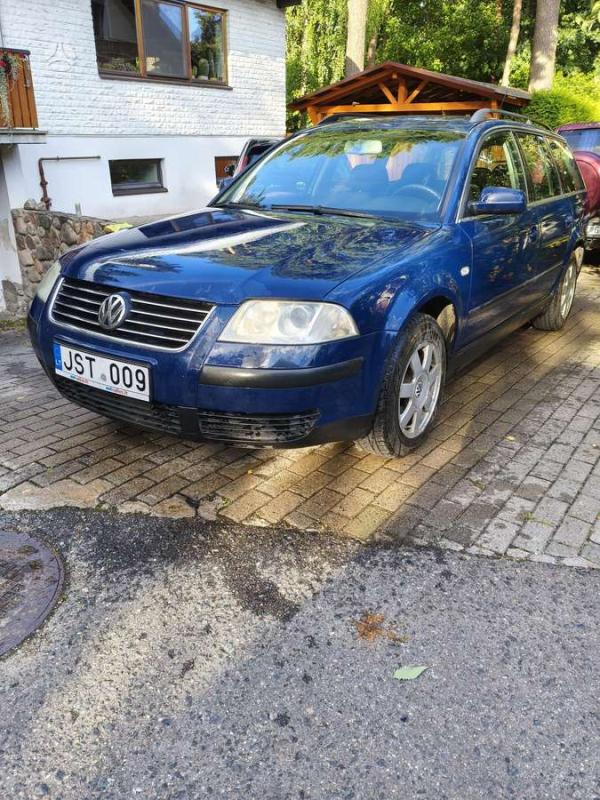 Volkswagen Passat 2002 in Vilnius on AUTOMOTO.COM.LV Blue Volkswagen Passat 2002 in Vilnius, with an engine capacity of 1.90 L and mileage of 212 thousand km for 1500 €, photo 1 on AUTOMOTO.COM.LV