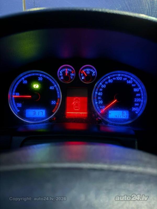 Blue Volkswagen Passat 2003 in Valga, with an engine capacity of 1.90 L and mileage of 412 thousand km for 1000 €, photo 11 on AUTOMOTO.COM.LV