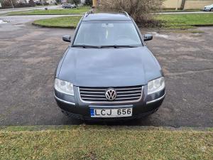 Blue Volkswagen Passat 2003 in Kaisiadorys, with an engine capacity of 1.90 L and mileage of 374 thousand km for 1480 €, photo 4 on AUTOMOTO.COM.LV