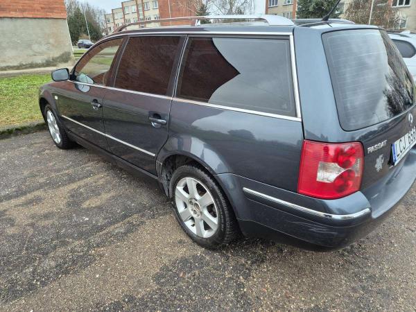Blue Volkswagen Passat 2003 in Kaisiadorys, with an engine capacity of 1.90 L and mileage of 374 thousand km for 1480 €, photo 5 on AUTOMOTO.COM.LV