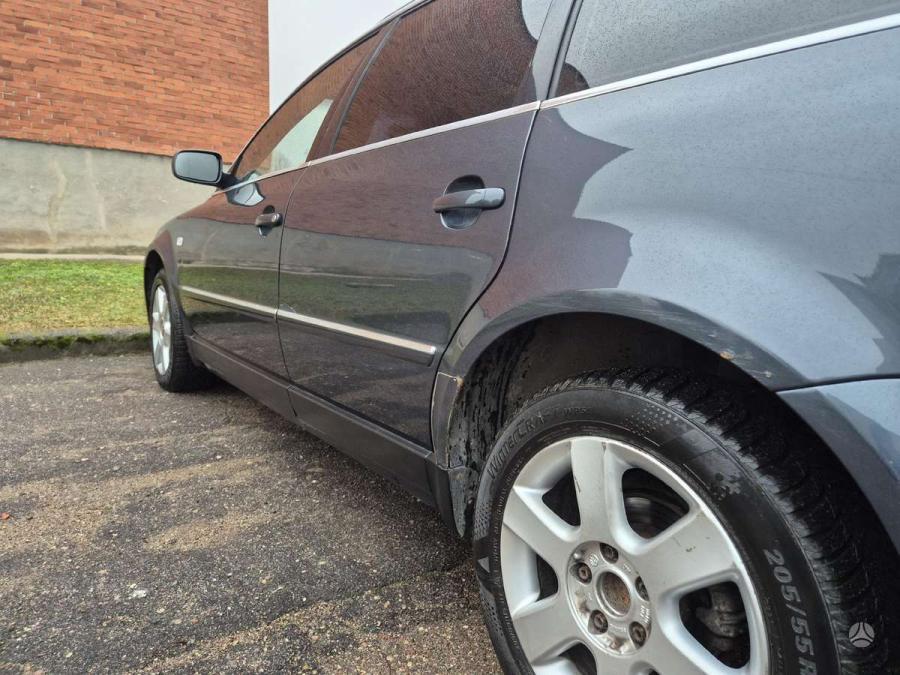 Blue Volkswagen Passat 2003 in Kaisiadorys, with an engine capacity of 1.90 L and mileage of 374 thousand km for 1480 €, photo 9 on AUTOMOTO.COM.LV