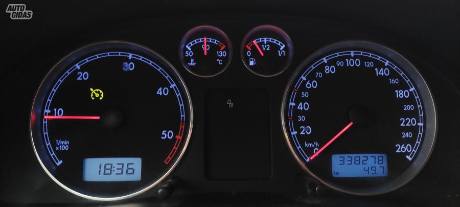 Zils Volkswagen Passat 2003 Alīta, ar dzinēja tilpumu 1.90 L un nobraukumu 338 tūkst. km par 1700 €, foto 13 vietnē AUTOMOTO.COM.LV