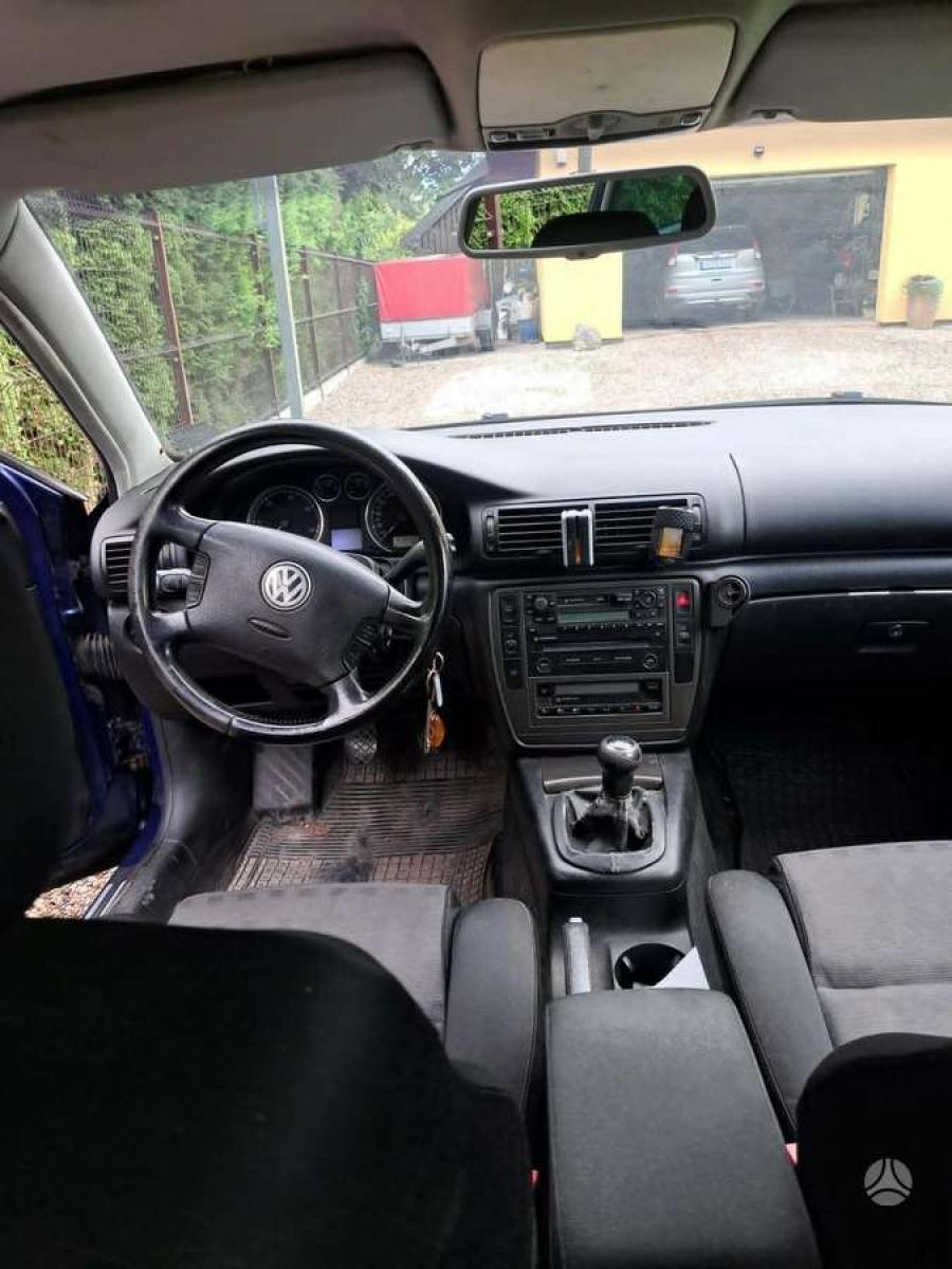Zils Volkswagen Passat 2003 Marijampole, ar dzinēja tilpumu 1.90 L un nobraukumu 319 tūkst. km par 1200 €, foto 6 vietnē AUTOMOTO.COM.LV