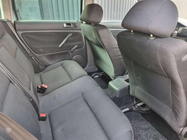 Blue Volkswagen Passat 2003 in Kaunas, with an engine capacity of 1.90 L and mileage of 341 thousand km for 999 €, photo 6 on AUTOMOTO.COM.LV