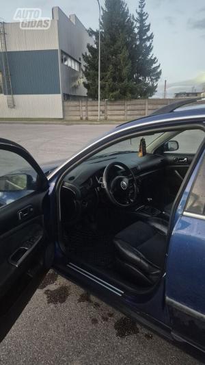 Zils Volkswagen Passat 2003 Alīta, ar dzinēja tilpumu 1.90 L un nobraukumu 437 tūkst. km par 1650 €, foto 9 vietnē AUTOMOTO.COM.LV