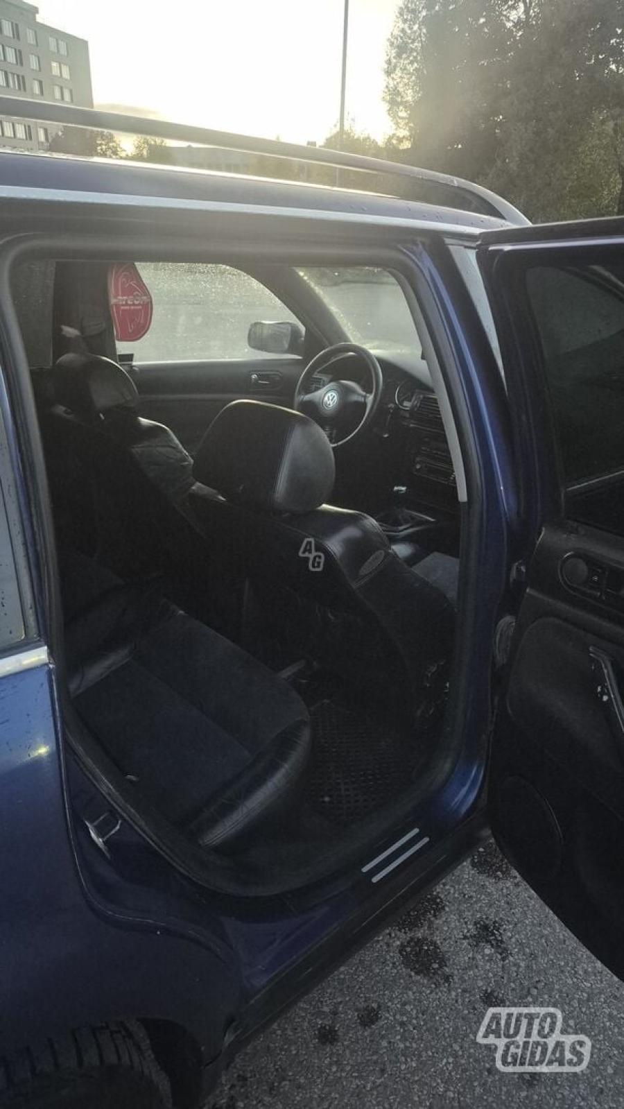 Zils Volkswagen Passat 2003 Alīta, ar dzinēja tilpumu 1.90 L un nobraukumu 437 tūkst. km par 1650 €, foto 12 vietnē AUTOMOTO.COM.LV