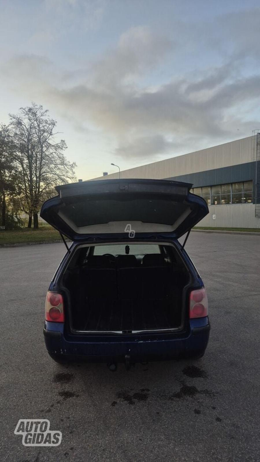 Zils Volkswagen Passat 2003 Alīta, ar dzinēja tilpumu 1.90 L un nobraukumu 437 tūkst. km par 1650 €, foto 14 vietnē AUTOMOTO.COM.LV