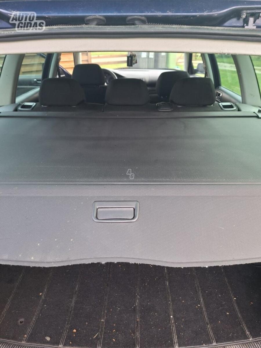 Blue Volkswagen Passat 2003 in Vilnius, with an engine capacity of 1.60 L and mileage of 284 thousand km for 1100 €, photo 6 on AUTOMOTO.COM.LV