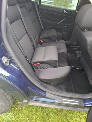 Blue Volkswagen Passat 2003 in Vilnius, with an engine capacity of 1.60 L and mileage of 284 thousand km for 1100 €, photo 8 on AUTOMOTO.COM.LV