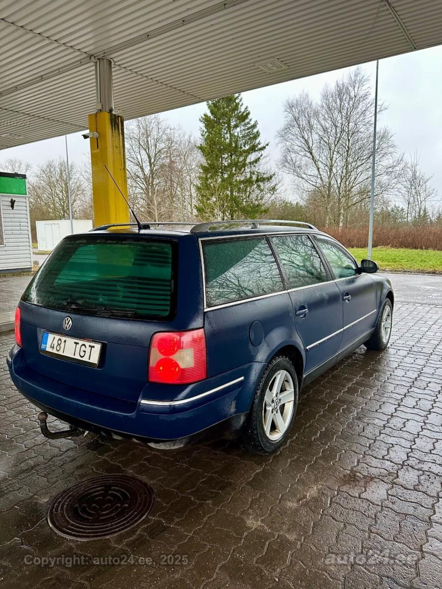 Zils Volkswagen Passat 2004 Tallina, ar dzinēja tilpumu 2.50 L un nobraukumu 362 tūkst. km par 2500 €, foto 4 vietnē AUTOMOTO.COM.LV