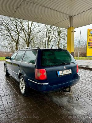 Zils Volkswagen Passat 2004 Tallina, ar dzinēja tilpumu 2.50 L un nobraukumu 362 tūkst. km par 2500 €, foto 5 vietnē AUTOMOTO.COM.LV