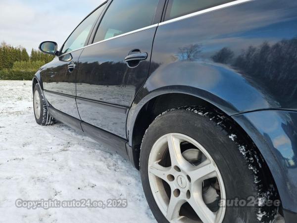 Blue Volkswagen Passat 2004 in Tallinn, with an engine capacity of 1.80 L and mileage of 241 thousand km for 2100 €, photo 5 on AUTOMOTO.COM.LV
