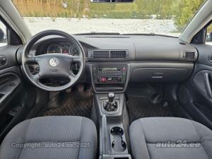 Zils Volkswagen Passat 2004 Tallina, ar dzinēja tilpumu 1.80 L un nobraukumu 241 tūkst. km par 2100 €, foto 10 vietnē AUTOMOTO.COM.LV