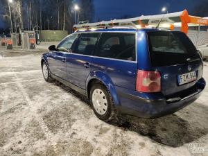 Zils Volkswagen Passat 2004 Marijampole, ar dzinēja tilpumu 1.90 L un nobraukumu 276 tūkst. km par 1250 €, foto 3 vietnē AUTOMOTO.COM.LV