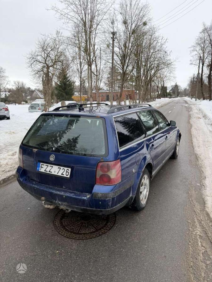 Blue Volkswagen Passat 2004 in Kaunas, with an engine capacity of 1.90 L and mileage of 345 thousand km for 699 €, photo 4 on AUTOMOTO.COM.LV