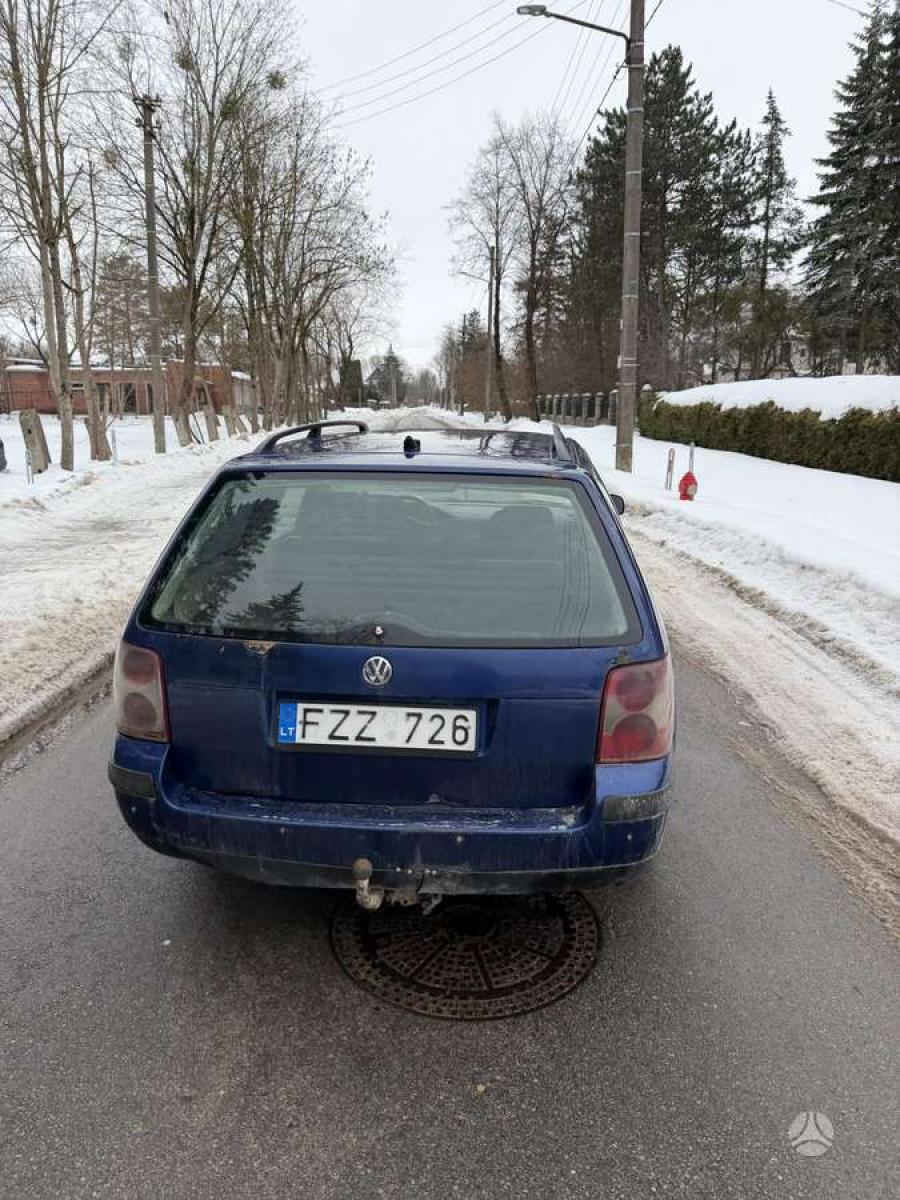 Blue Volkswagen Passat 2004 in Kaunas, with an engine capacity of 1.90 L and mileage of 345 thousand km for 699 €, photo 5 on AUTOMOTO.COM.LV