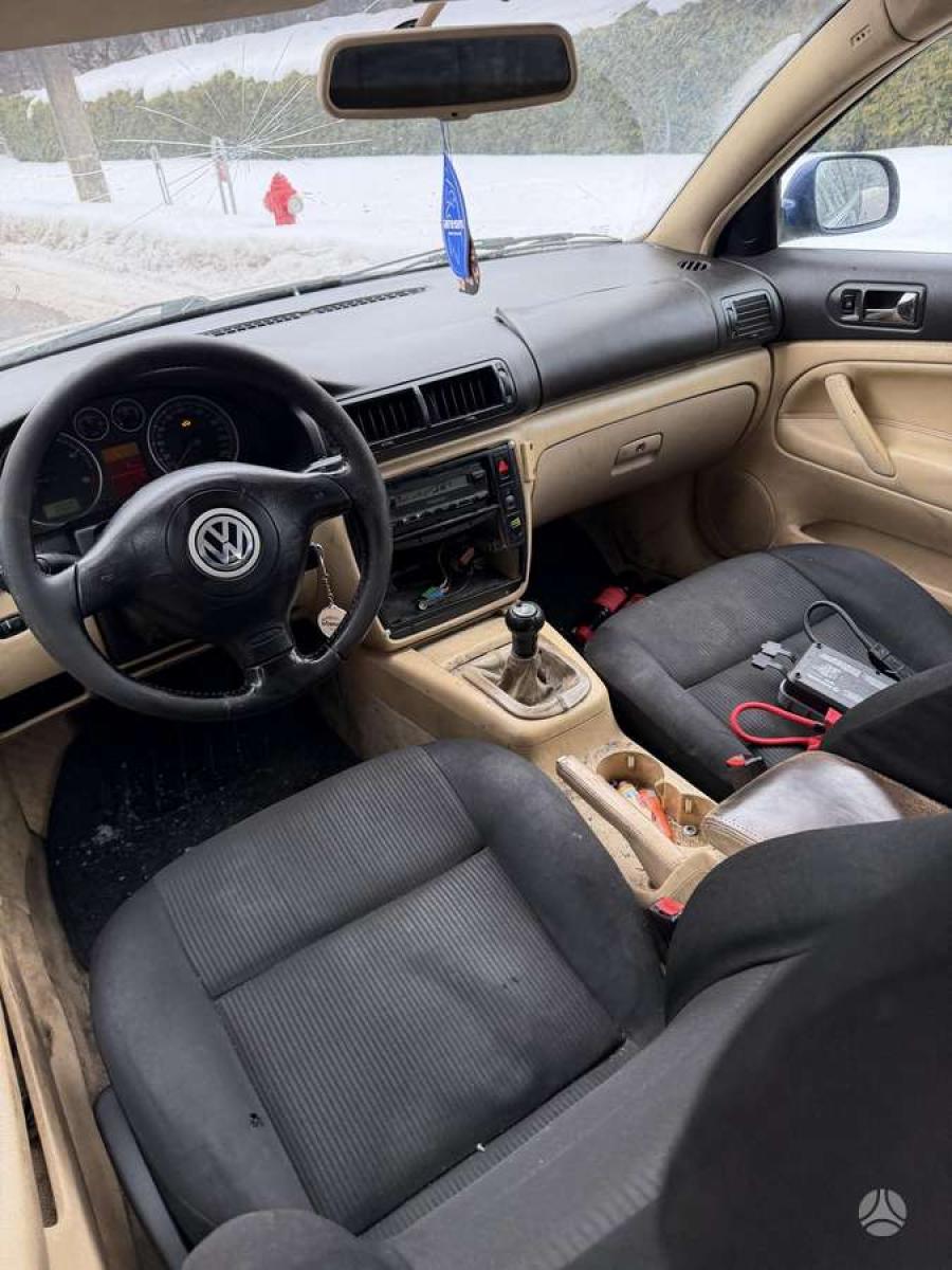 Blue Volkswagen Passat 2004 in Kaunas, with an engine capacity of 1.90 L and mileage of 345 thousand km for 699 €, photo 9 on AUTOMOTO.COM.LV