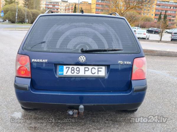 Blue Volkswagen Passat 2004 in Tartu, with an engine capacity of 1.90 L and mileage of 309 thousand km for 1299 €, photo 5 on AUTOMOTO.COM.LV