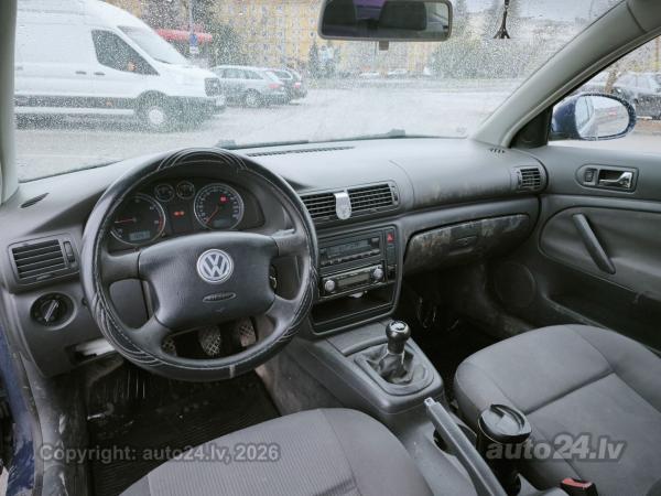 Blue Volkswagen Passat 2004 in Tartu, with an engine capacity of 1.90 L and mileage of 309 thousand km for 1299 €, photo 9 on AUTOMOTO.COM.LV