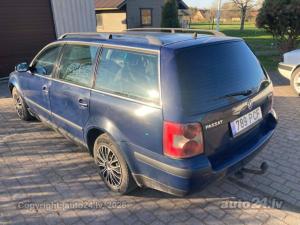 Zils Volkswagen Passat 2004 Elva, ar dzinēja tilpumu 1.90 L un nobraukumu 320 tūkst. km par 2200 €, foto 4 vietnē AUTOMOTO.COM.LV