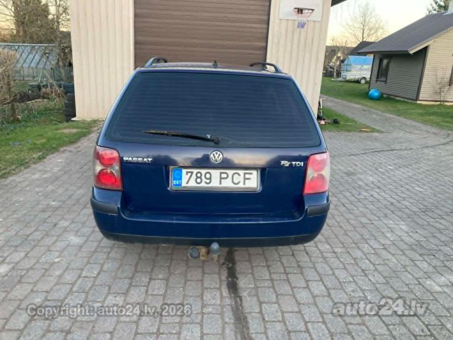 Zils Volkswagen Passat 2004 Elva, ar dzinēja tilpumu 1.90 L un nobraukumu 320 tūkst. km par 2200 €, foto 8 vietnē AUTOMOTO.COM.LV