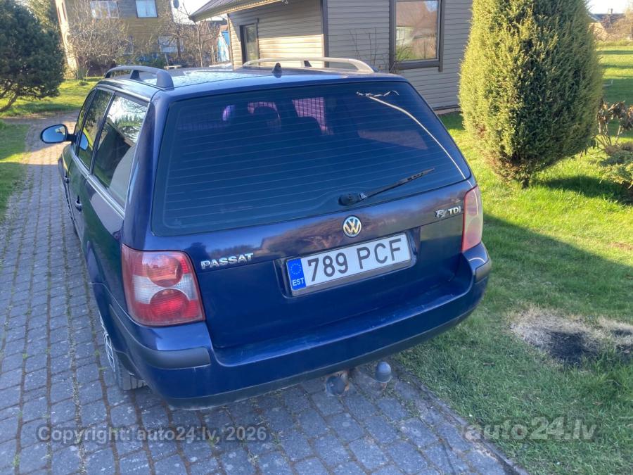Zils Volkswagen Passat 2004 Elva, ar dzinēja tilpumu 1.90 L un nobraukumu 320 tūkst. km par 2200 €, foto 10 vietnē AUTOMOTO.COM.LV