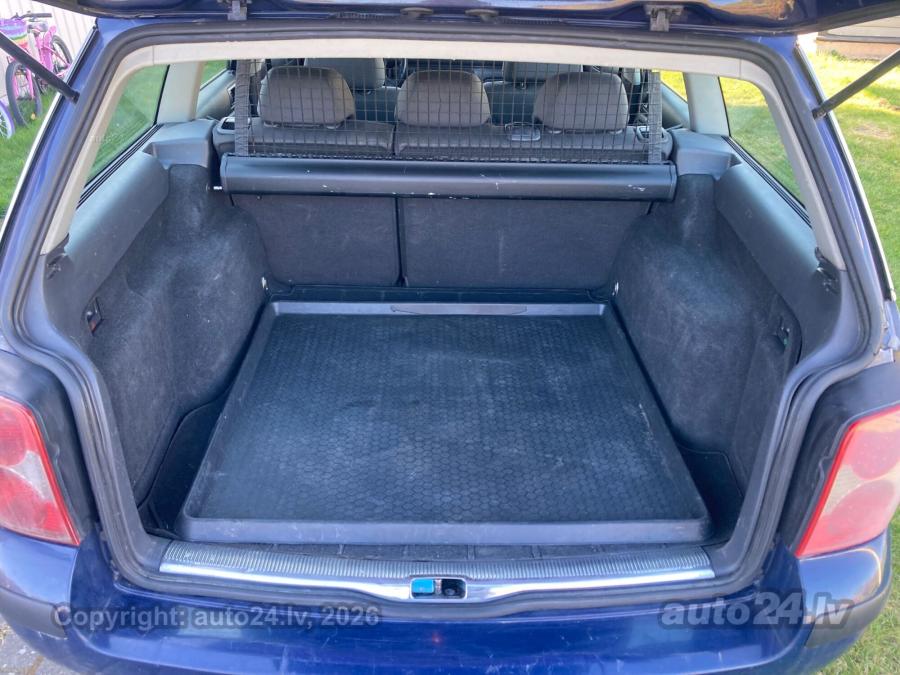 Zils Volkswagen Passat 2004 Elva, ar dzinēja tilpumu 1.90 L un nobraukumu 320 tūkst. km par 2200 €, foto 18 vietnē AUTOMOTO.COM.LV