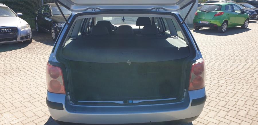 Blue Volkswagen Passat 2004 in Kedainiai, with an engine capacity of 1.60 L and mileage of 286 thousand km for 2150 €, photo 9 on AUTOMOTO.COM.LV