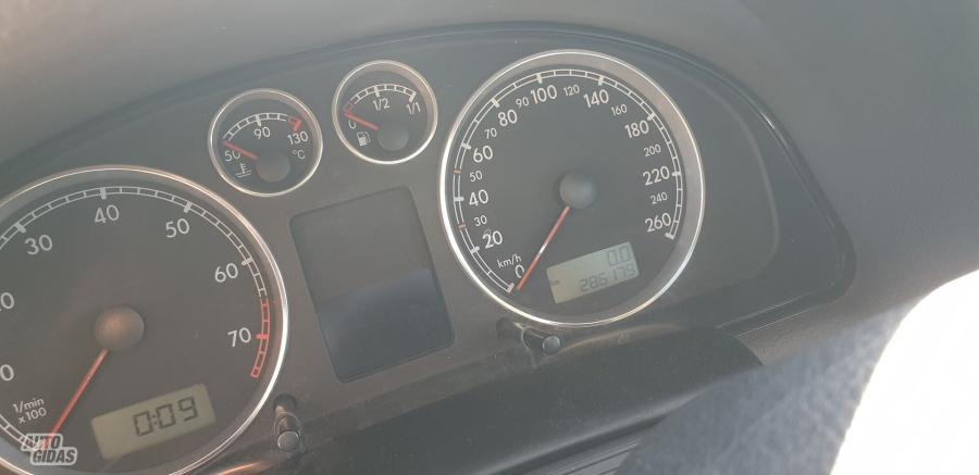 Blue Volkswagen Passat 2004 in Kedainiai, with an engine capacity of 1.60 L and mileage of 286 thousand km for 2150 €, photo 13 on AUTOMOTO.COM.LV