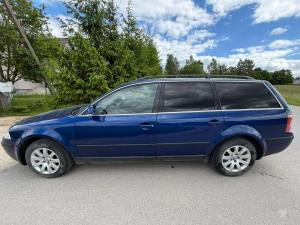Blue Volkswagen Passat 2004 in Vilnius, with an engine capacity of 1.90 L and mileage of 361 thousand km for 2500 €, photo 5 on AUTOMOTO.COM.LV