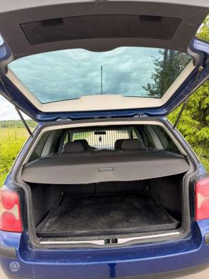 Blue Volkswagen Passat 2004 in Vilnius, with an engine capacity of 1.90 L and mileage of 361 thousand km for 2500 €, photo 6 on AUTOMOTO.COM.LV