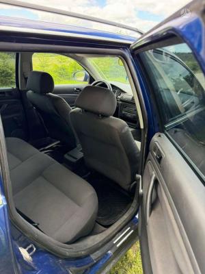 Blue Volkswagen Passat 2004 in Vilnius, with an engine capacity of 1.90 L and mileage of 361 thousand km for 2500 €, photo 8 on AUTOMOTO.COM.LV
