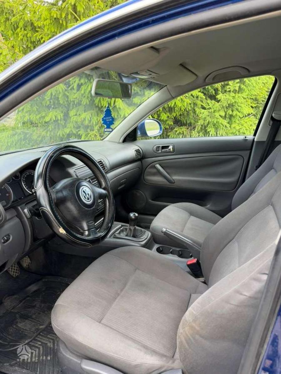 Blue Volkswagen Passat 2004 in Vilnius, with an engine capacity of 1.90 L and mileage of 361 thousand km for 2500 €, photo 9 on AUTOMOTO.COM.LV