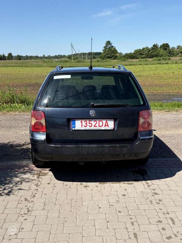 Zils Volkswagen Passat 2004 Klaipėda, ar dzinēja tilpumu 2.50 L un nobraukumu 353 tūkst. km par 1200 €, foto 4 vietnē AUTOMOTO.COM.LV