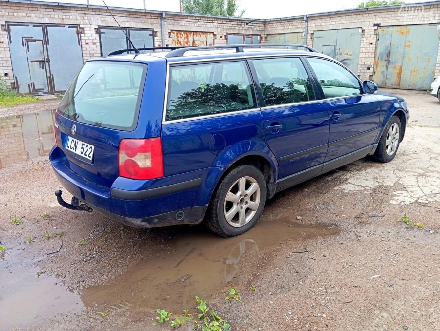 Blue Volkswagen Passat 2004 in Panevezys, with an engine capacity of 1.80 L and mileage of 304 thousand km for 1350 €, photo 3 on AUTOMOTO.COM.LV