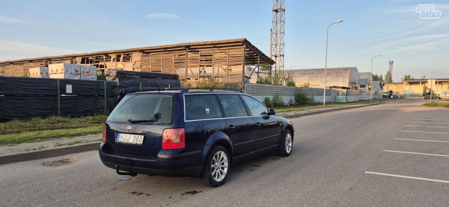 Blue Volkswagen Passat 2004 in Alytus, with an engine capacity of 1.90 L and mileage of 373 thousand km for 1350 €, photo 4 on AUTOMOTO.COM.LV