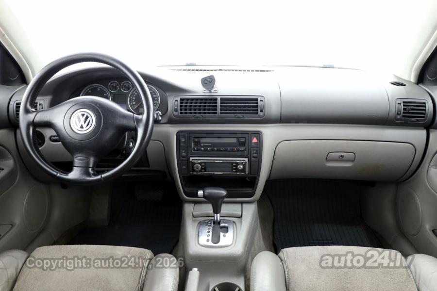 Zils Volkswagen Passat 2004 Tallina, ar dzinēja tilpumu 1.90 L un nobraukumu 396 tūkst. km par 1199 €, foto 6 vietnē AUTOMOTO.COM.LV