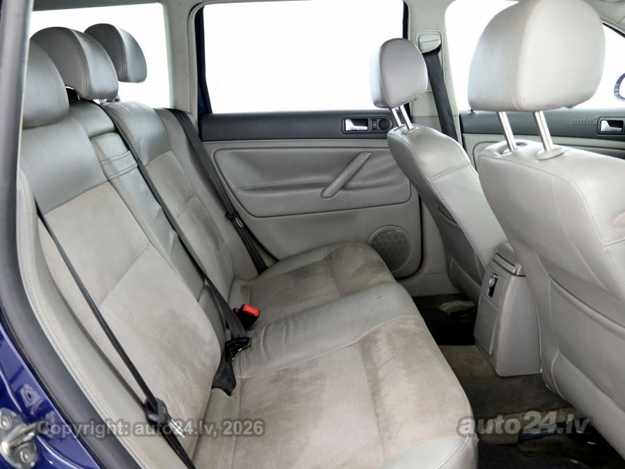Zils Volkswagen Passat 2004 Tallina, ar dzinēja tilpumu 1.90 L un nobraukumu 396 tūkst. km par 1199 €, foto 8 vietnē AUTOMOTO.COM.LV