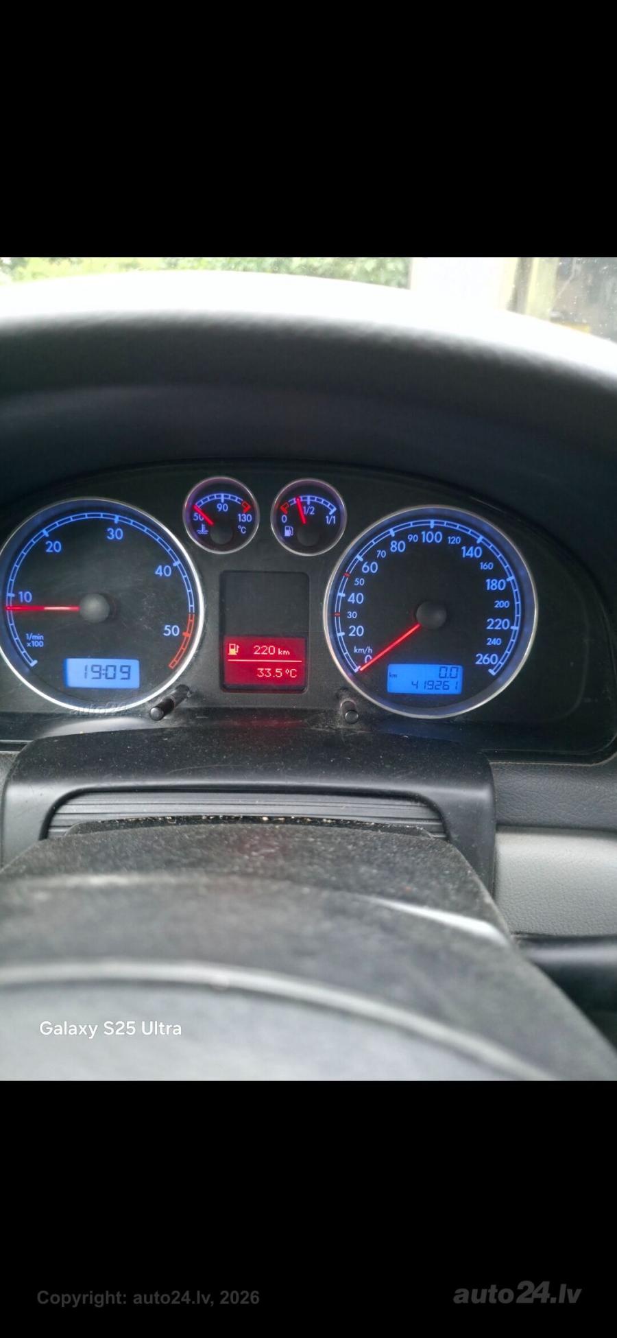 Zils Volkswagen Passat 2004 Elva, ar dzinēja tilpumu 1.90 L un nobraukumu 419 tūkst. km par 1499 €, foto 31 vietnē AUTOMOTO.COM.LV