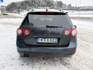 Blue Volkswagen Passat 2005 in Vilnius, with an engine capacity of 2.00 L and mileage of 320 thousand km for 1350 €, photo 3 on AUTOMOTO.COM.LV