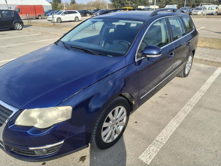 Blue Volkswagen Passat 2005 in Vilnius, with an engine capacity of 2.00 L and mileage of 234 thousand km for 740 €, photo 2 on AUTOMOTO.COM.LV