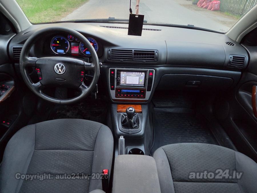 Zils Volkswagen Passat 2005 Tallina, ar dzinēja tilpumu 0.00 L un nobraukumu 440 tūkst. km par 1800 €, foto 8 vietnē AUTOMOTO.COM.LV