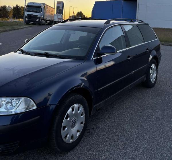 Zils Volkswagen Passat 2005 Viļņa, ar dzinēja tilpumu 1.97 L un nobraukumu 321 tūkst. km par 900 €, foto 4 vietnē AUTOMOTO.COM.LV