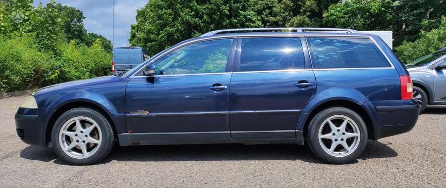 Blue Volkswagen Passat 2005 in Vilnius, with an engine capacity of 1.97 L and mileage of 274 thousand km for 1600 €, photo 3 on AUTOMOTO.COM.LV