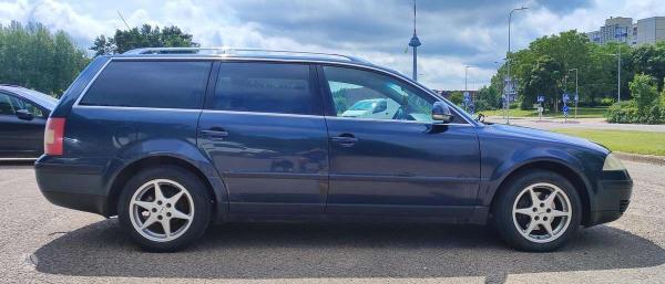Blue Volkswagen Passat 2005 in Vilnius, with an engine capacity of 1.97 L and mileage of 274 thousand km for 1600 €, photo 4 on AUTOMOTO.COM.LV