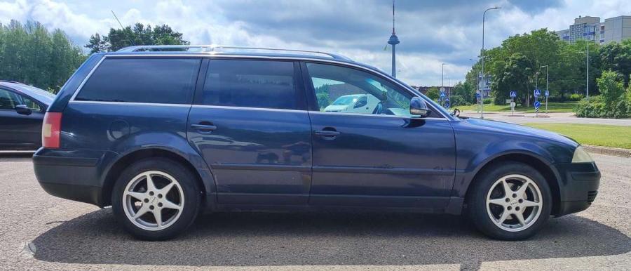 Blue Volkswagen Passat 2005 in Vilnius, with an engine capacity of 1.97 L and mileage of 274 thousand km for 1600 €, photo 5 on AUTOMOTO.COM.LV