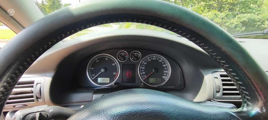 Blue Volkswagen Passat 2005 in Vilnius, with an engine capacity of 1.97 L and mileage of 274 thousand km for 1600 €, photo 8 on AUTOMOTO.COM.LV