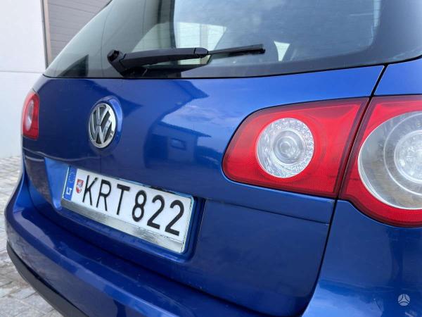 Zils Volkswagen Passat 2005 Viļņa, ar dzinēja tilpumu 1.90 L un nobraukumu 387 tūkst. km par 1100 €, foto 5 vietnē AUTOMOTO.COM.LV