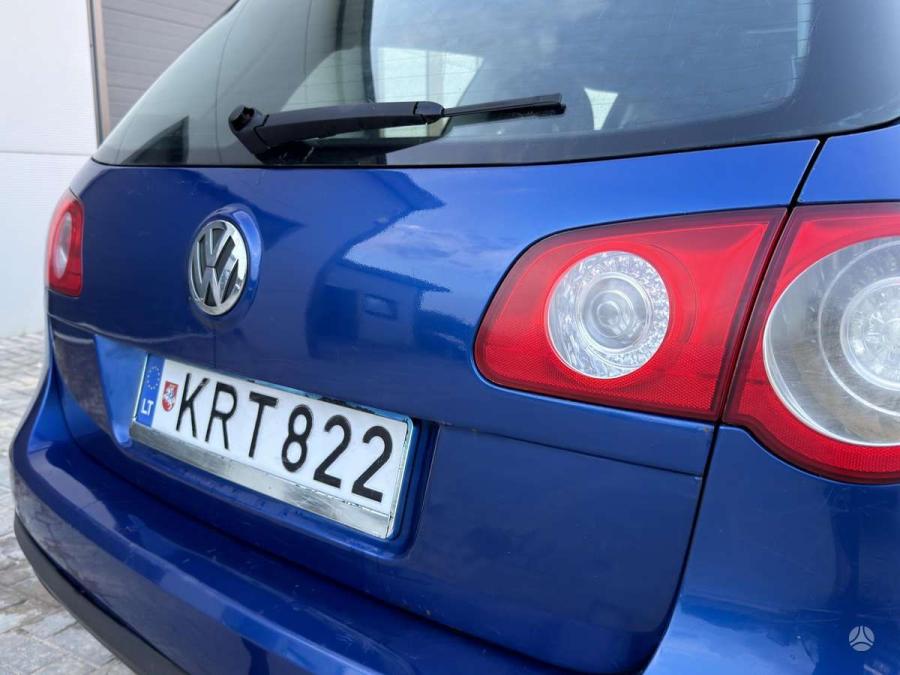 Zils Volkswagen Passat 2005 Viļņa, ar dzinēja tilpumu 1.90 L un nobraukumu 387 tūkst. km par 1100 €, foto 6 vietnē AUTOMOTO.COM.LV